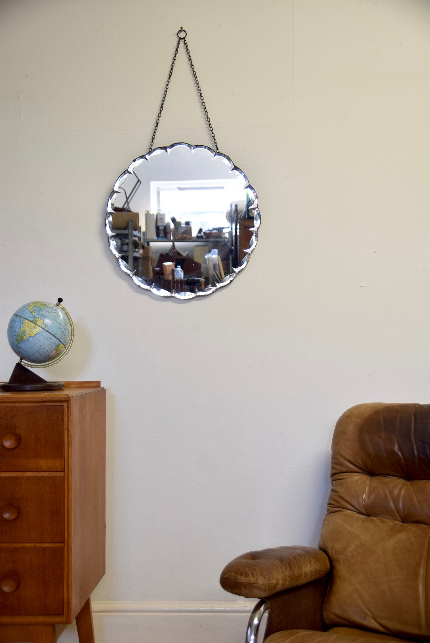 Circular Shaped Mirror Bevelled Edged With Chain – Stowaway London