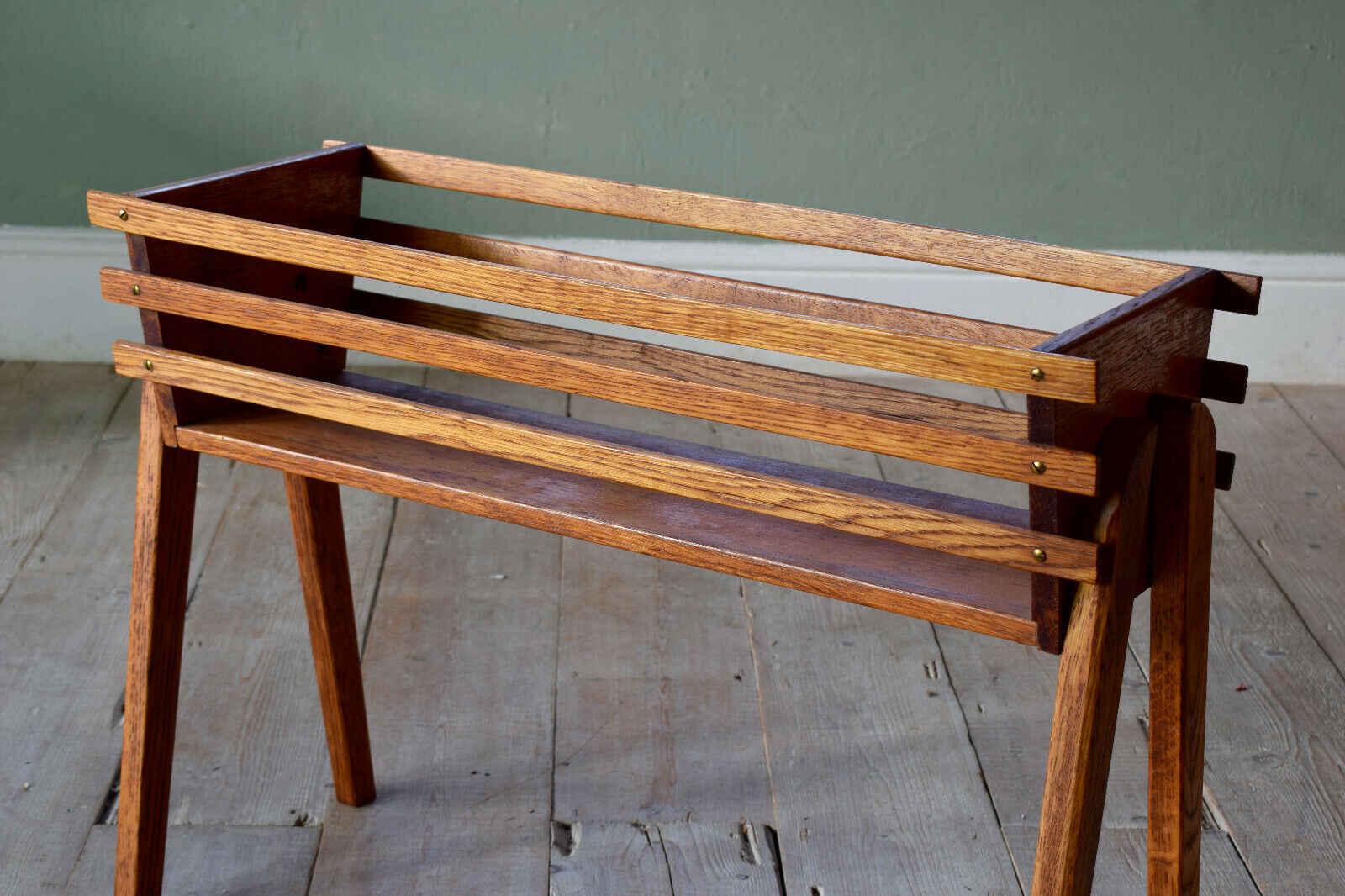 Mid Century Wooden Planter Pot Stand With Tapered Legs – Stowaway London